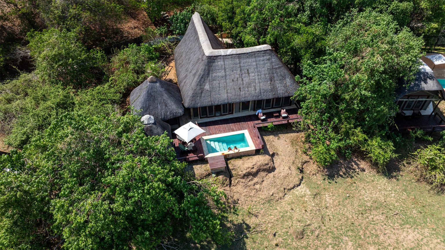 Zambezi Reverie: From The Smoke That Thunders To The Wild Zambezi ...